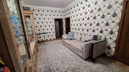 Продаётся 2 х комнатная кв, Сергели 6 а