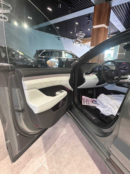 Zeekr 001 You 2024 автосалон KingMotors
