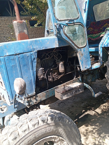 Traktor T 40 MTZ mator qoʻyilgan