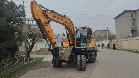 Экскаватор сотилади Hyundai Robex 140W