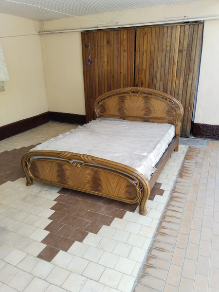 Спальная кровать