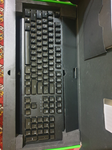 продам механическую клавиатуру Razer blackwidow chroma