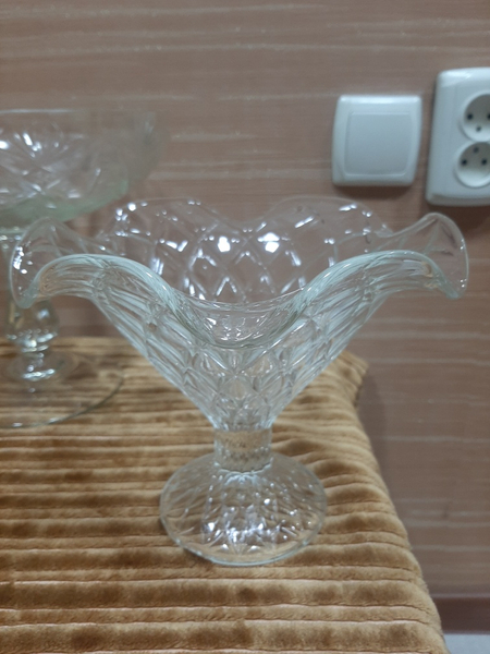 Фруктовницы,конфетницы.Продаються