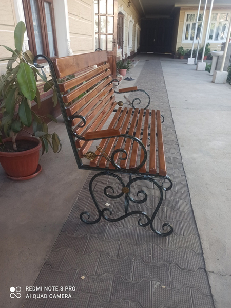 Скамейка сотилади