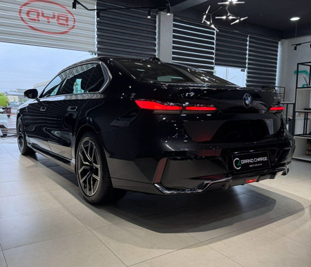 Bmw i7 eDrive 50L exclusive sotiladi 2023 yil