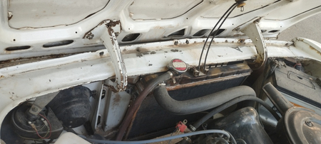 Vaz 2106 sotiladi. 1984 yil metan