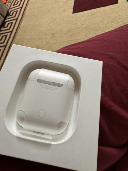 Airpods (почти новые)
