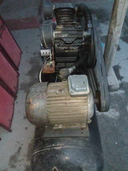 Kompressor sotaman