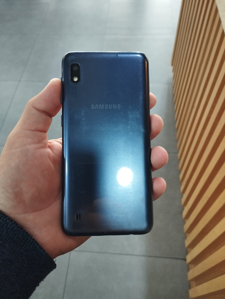 Samsung A10 32 tali xotira srochna sotiladi