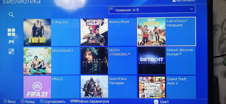 Playstation 4 slim 2 джойстика 2 Tb в идеальном состоянии