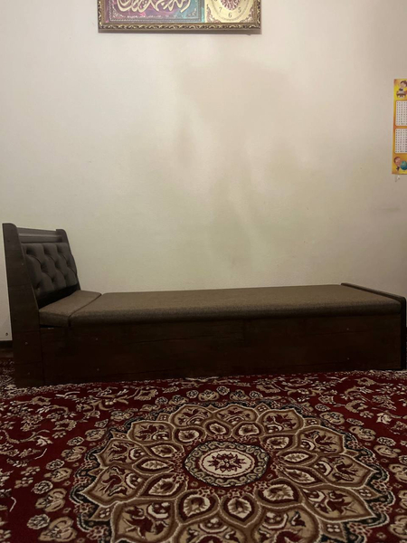 Bir kishilik kravat sotiladi