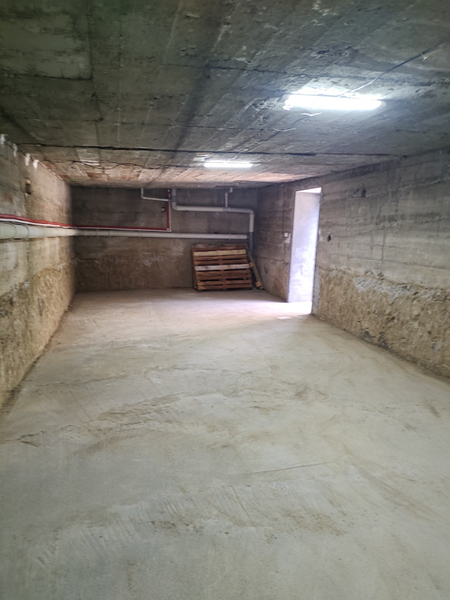 Sklad uchun 65 kvadratli joy bor