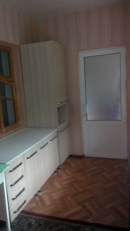 Продается 4-х комнатная квартира, 1-этаж. в массиве Сергели-4