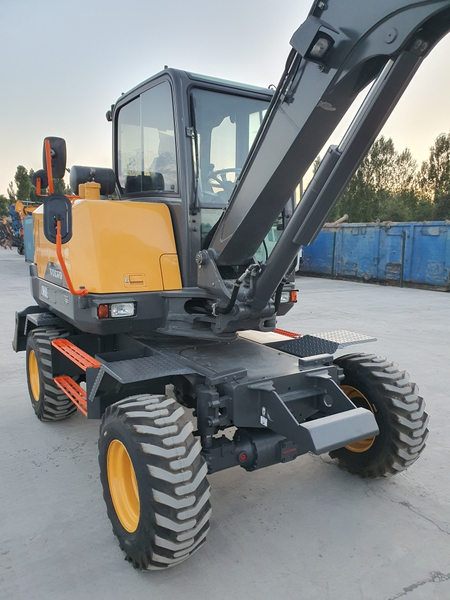 Экскаватор EW60E
