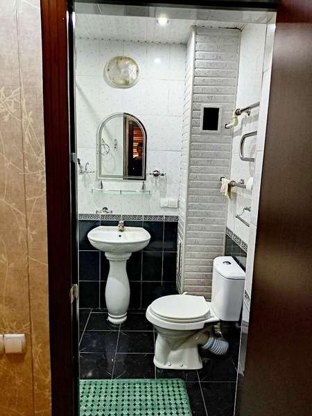 3комнатная/3/5, 68м² торец, кирп. Ор-р: Саламатина. 16 гор больница
