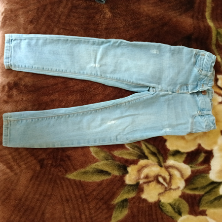 Продам детские джинсы