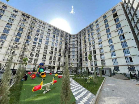 В Solaris срочно 92квм коробка 3ком раздельная 1-й этаж Кушбеги!`