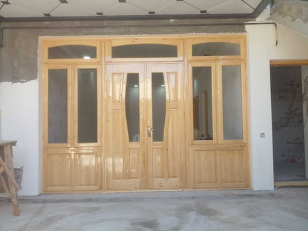 AKFA uslubida yasalgan eshik va romlar Yog\\\'ochdan, Из сосны дверей