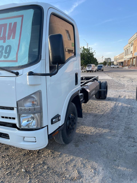 Isuzu (5 tonnali)