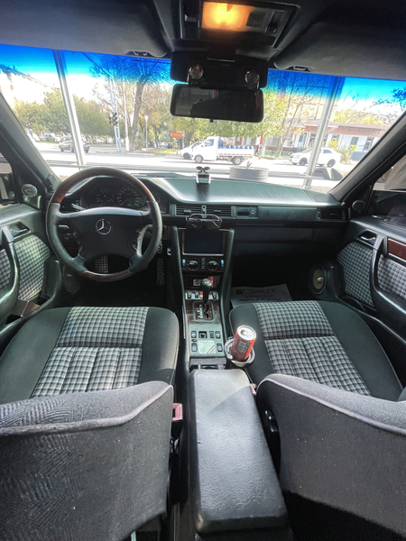 Мерседес Бенз W124