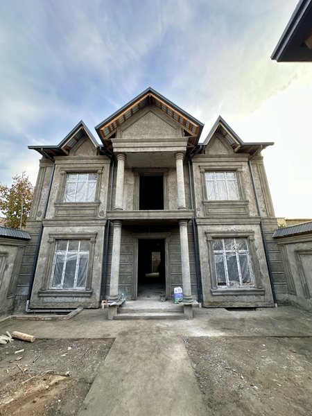 Продаётся частный дом 4 сотки (каробка) на Бадамзаре. (Бодомзор)