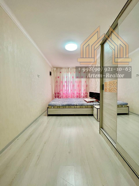 Буюк Ипак Йюли метро , 2/2/4 , кирпич , 2*6 балкон , 78 000 у.е