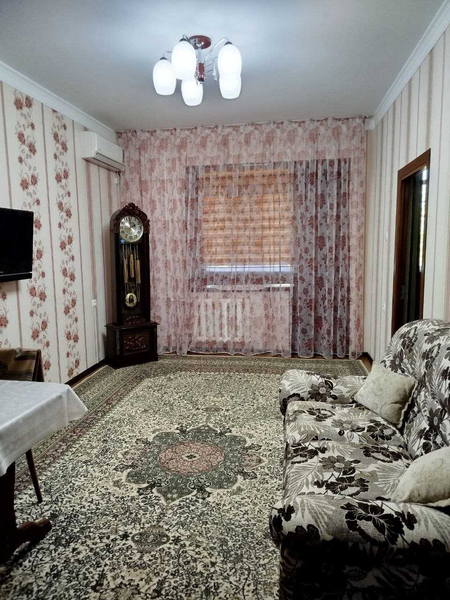 Yunusobod 15 kvartlda 3 xonali kvartira sotiladi.