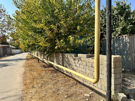 Yer Sotiladi Sergeli 1 daxasi yo'lni yuzida 8 sotix