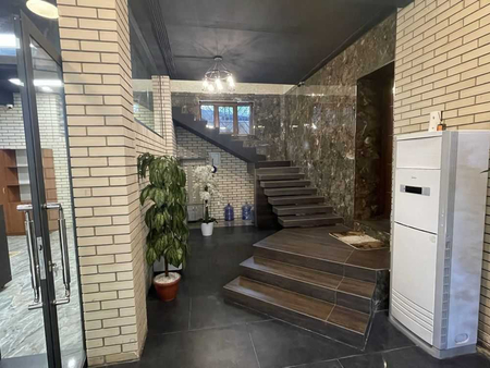 Продажа Офисное помещение 1000 м² на Мирзо Улугбекском районе (J3123)