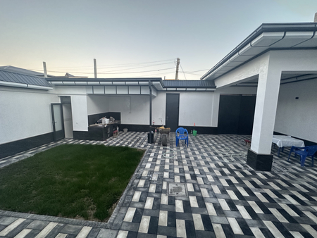 Uchastka sotladi 100 bitramz