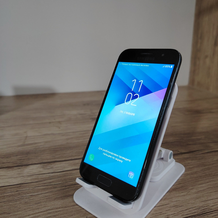 Samsung A 3 17 sotiladi