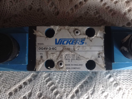 Электро магнитный клапан Vickers ,24v