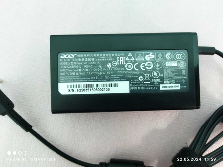 Продам блок питания зарядка для ноутбука Acer 65W