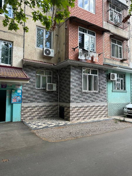 Продается квартира 2в3/1/4 +подвал в Домбрабаде