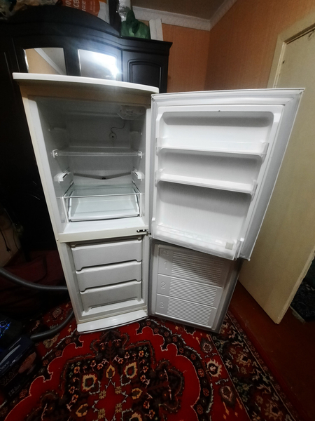 Продаётся холодильник SINO
