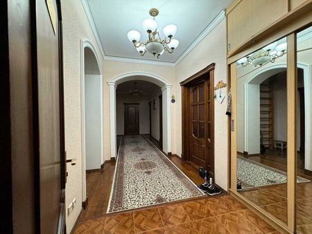 ПРОДАЕТСЯ 4/1/4 180м2 +цокольный: 164м2 Генерал Узокова хороший ремонт