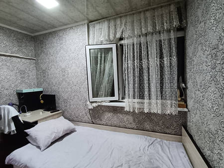 Продаётся 2х комнотная квартира Алмалык.