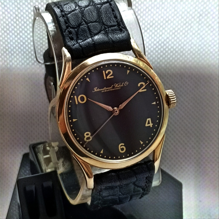 Продаются красивые мужские золотые часы IWC