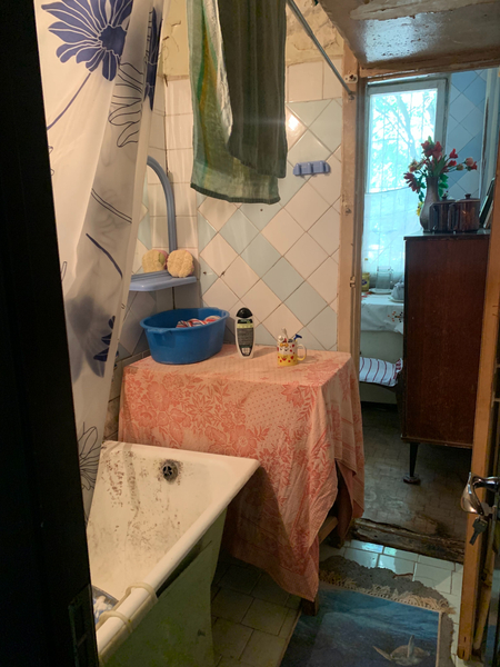 ПРОДАЁТСЯ 2/1/4- Экобазар мебель, техника, подвал, парковка 53990!