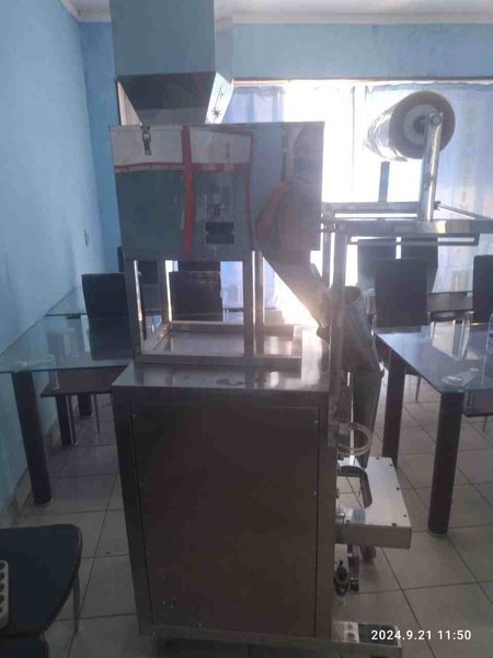Qadoqlaydigan aparat sotiladi