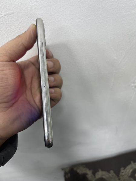 Iphone 11 pro boʻlib toʻlashga bor