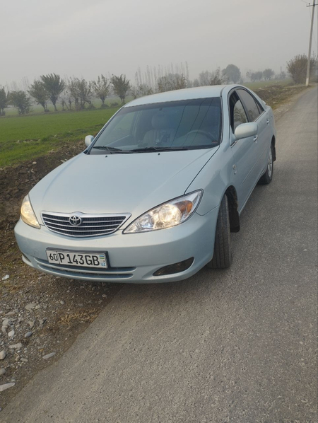 Toyota Camry Sotiladi. Yili 2004.\\n\\nMashina: Toyota Camry\\nYili: 2004\\nYo