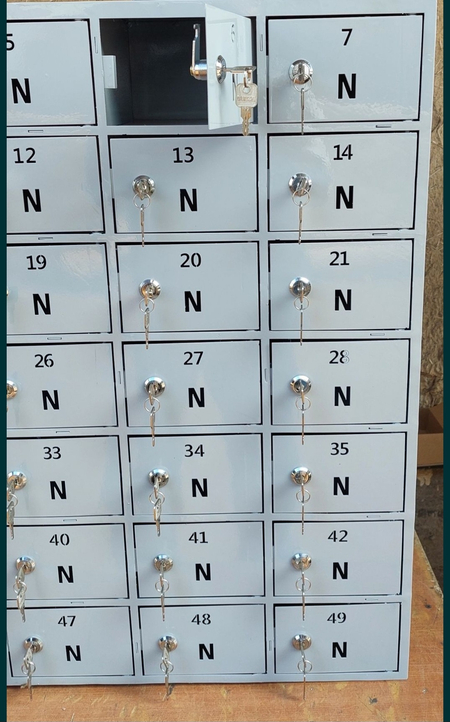 Сейф шкаф для телефонов и для сумок в магазинах и камерах хранения