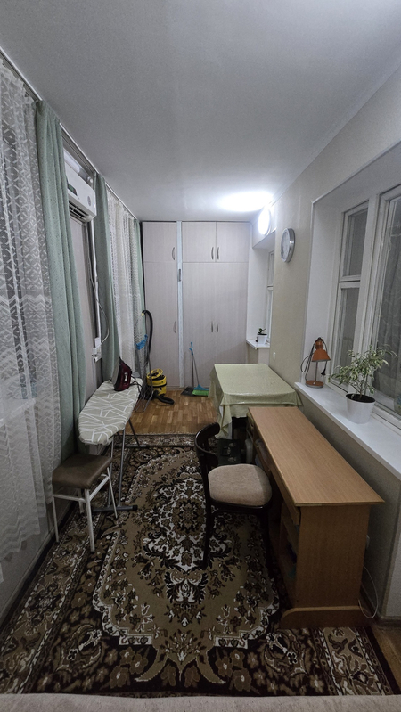 Продается квартира на Чиланзаре 15 квартале 2/2/4 бал 2х6 77 серия.
