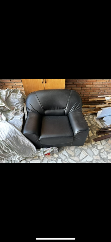 Продам столы, шкаф, кресла для офиса
