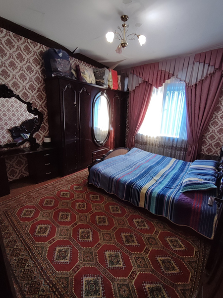 Срочно продаётся 5 комнатная квартира.