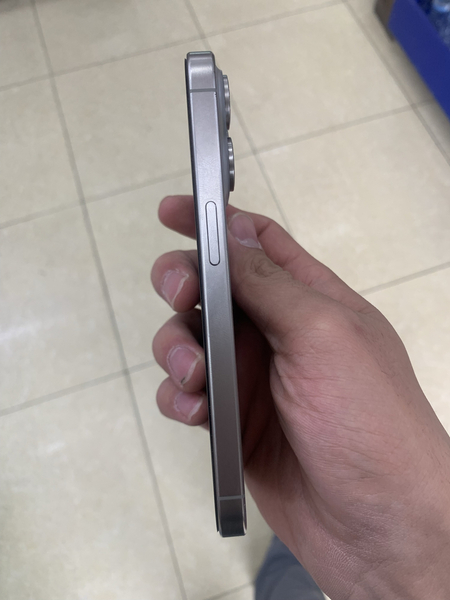 iPhone 15 pro 128 gb