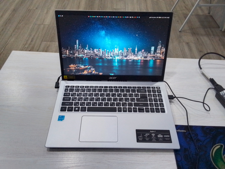 Acer Aspire 3 yangidek