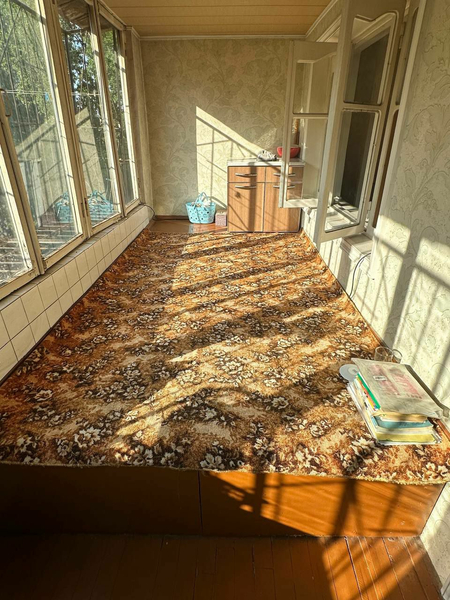 Продам своя 4 ком квартира на Фархатскый ринок
