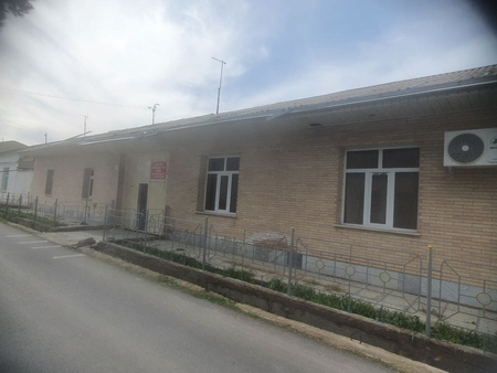 Hovli sotiladi srochno